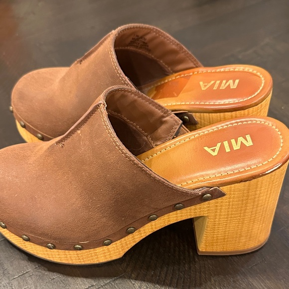 MIA | Shoes | Mia Womens Tan Suede Clogs | Poshmark